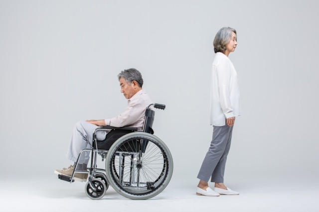 노년층 ‘이혼 상담 20년간 5배 급증… 졸혼·이혼 예방법 국민일보